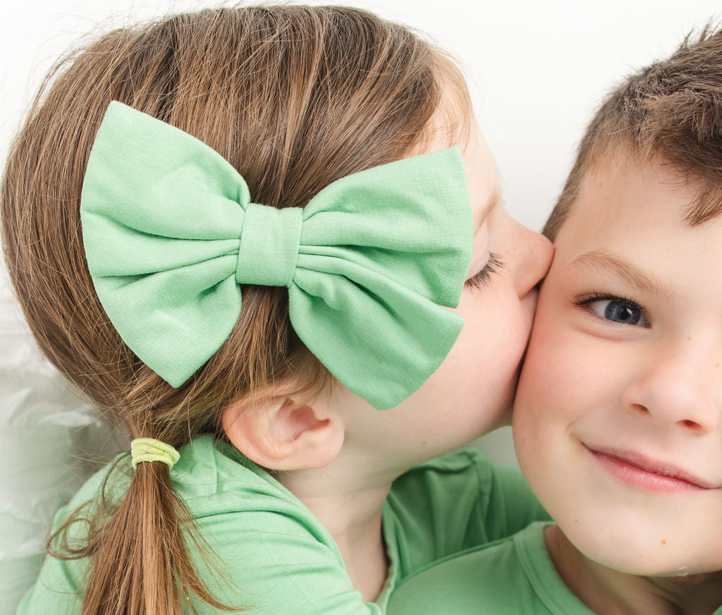 Grassy Green Bamboo Alligator clip Bows – Mama Lulu